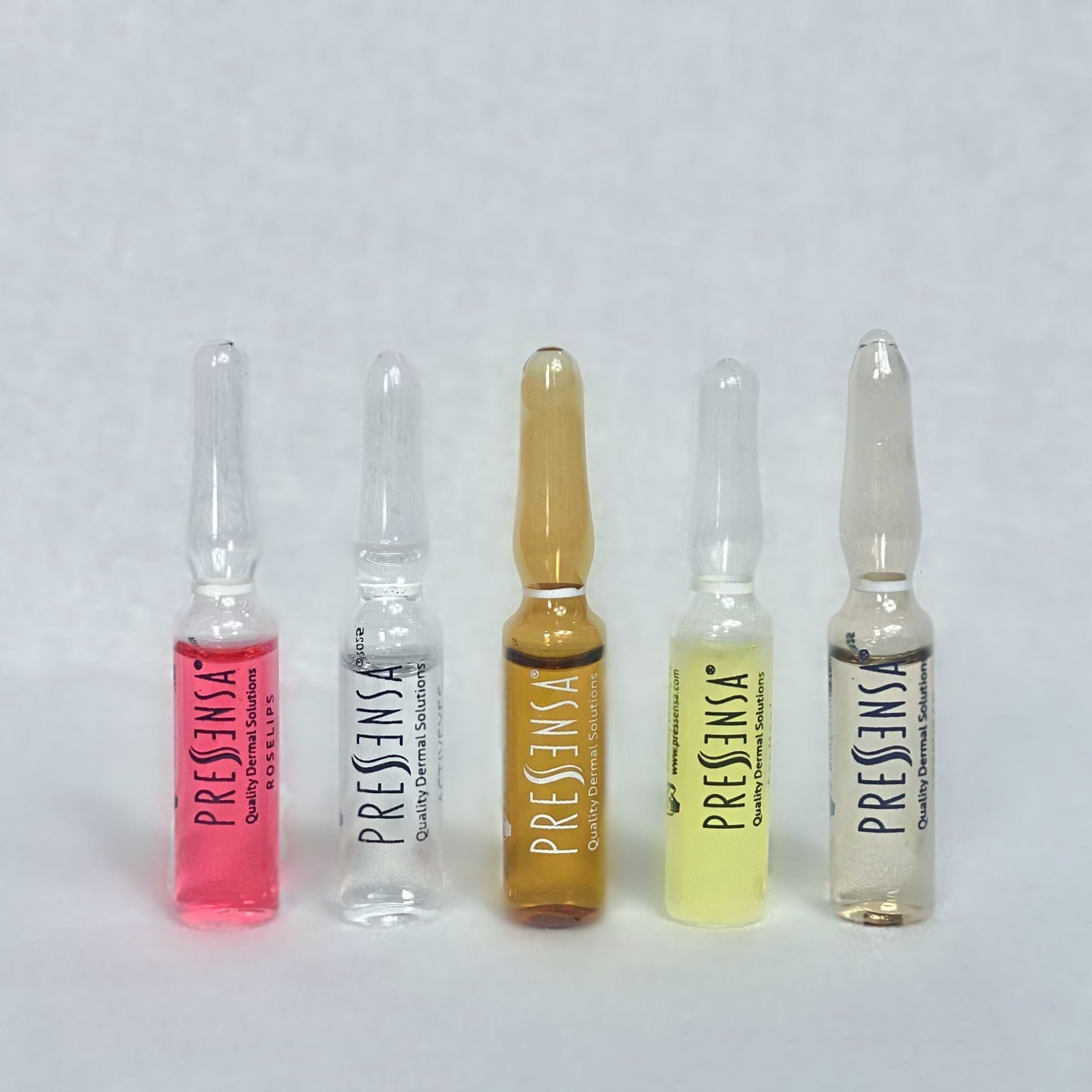 Ampollas ácido hialurónico labios profesionales de la cosmética.